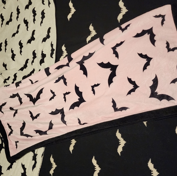 Dolls Kill | Bedding | Dollskill Dolls Home Small Pink Bat Print Throw ...